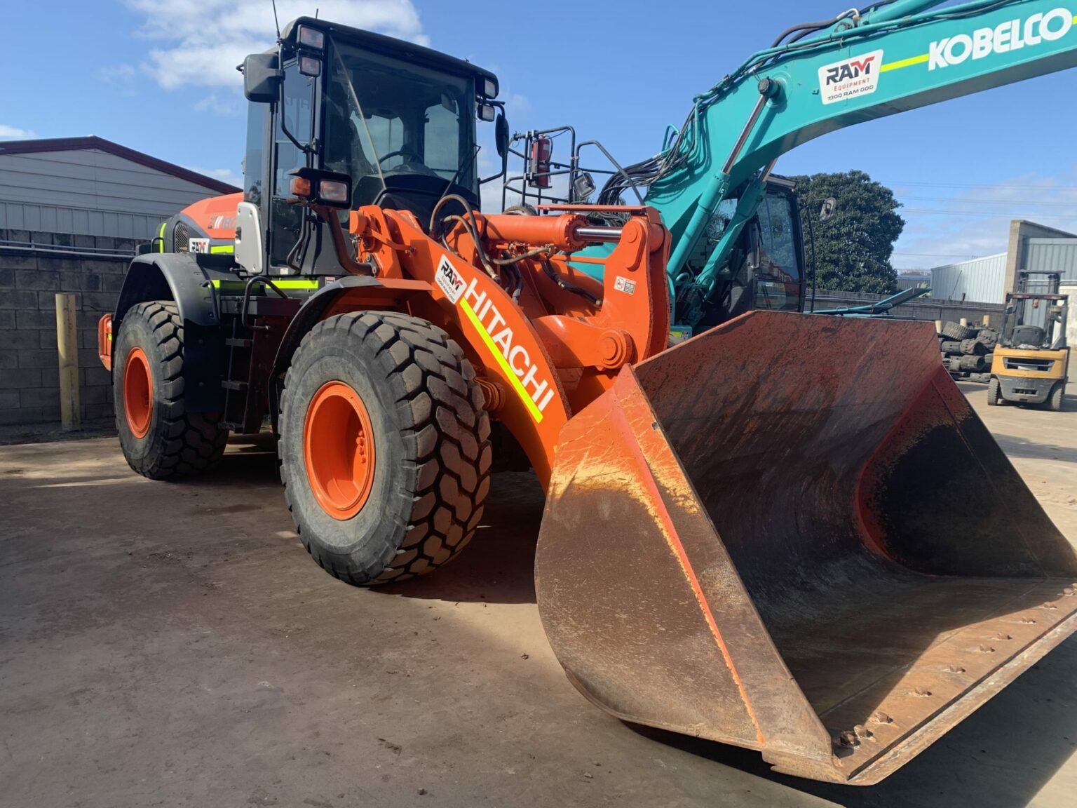 Hitachi 15 Tonne Loader For Hire - RAM Equipment Rental