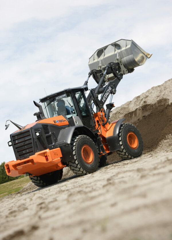 Hitachi 15 Tonne Loader For Hire - RAM Equipment Rental