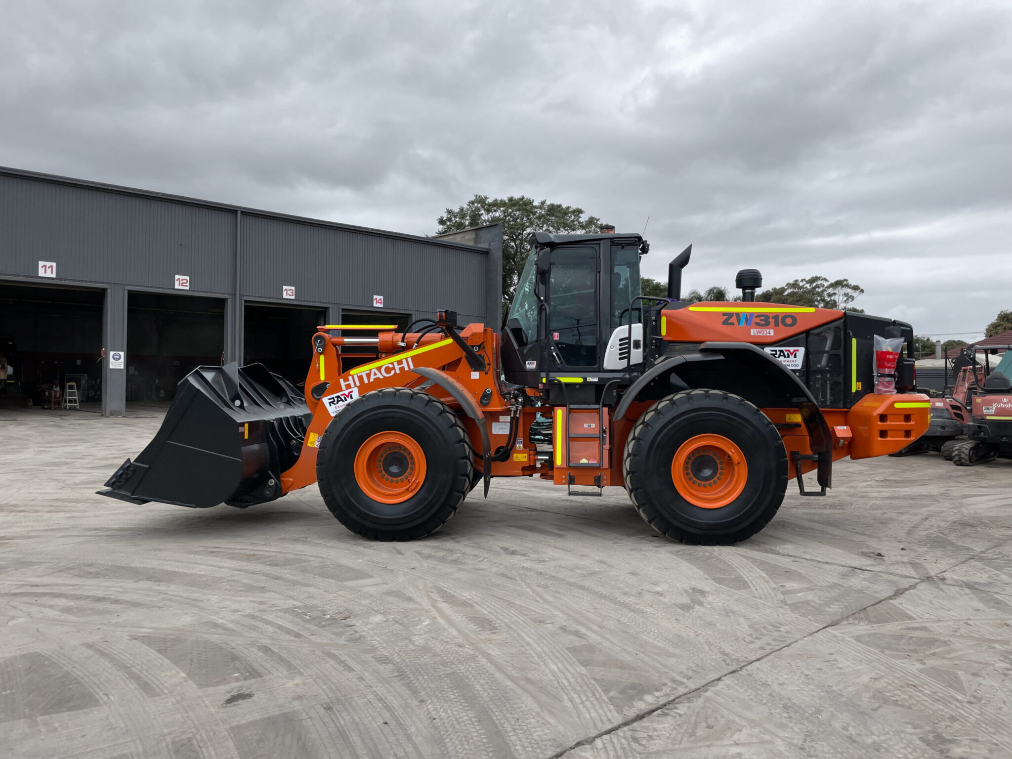Hitachi 25 Tonne Wheel Loader - RAM Equipment