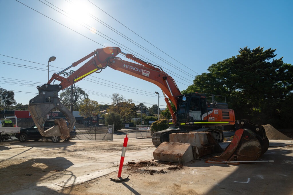 Hitachi Excavator (36T) - RAM Equipment