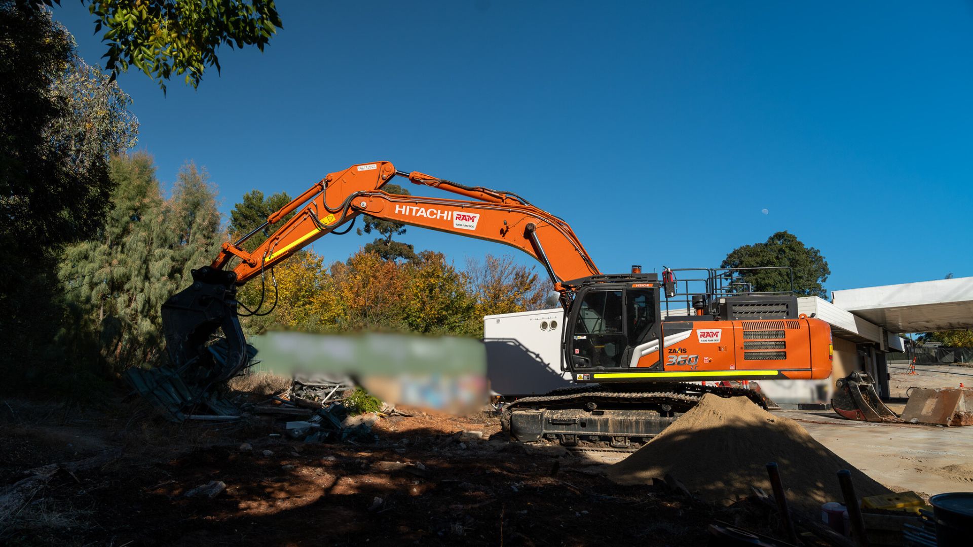 Hitachi Excavator (36T) - RAM Equipment