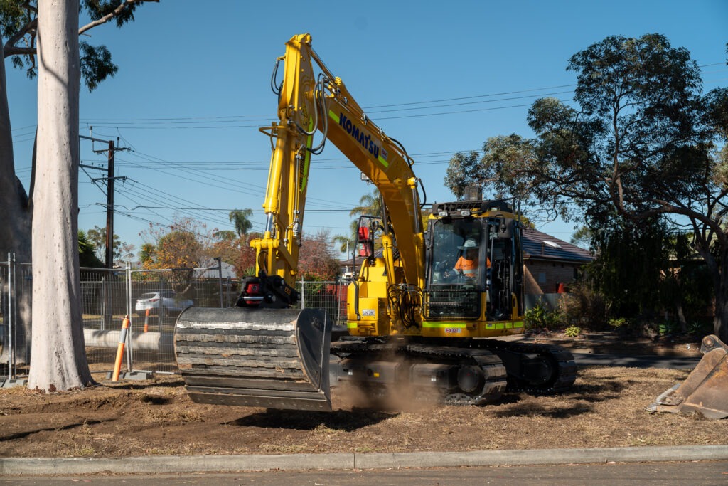 Komatsu Excavator (14T) - RAM Equipment