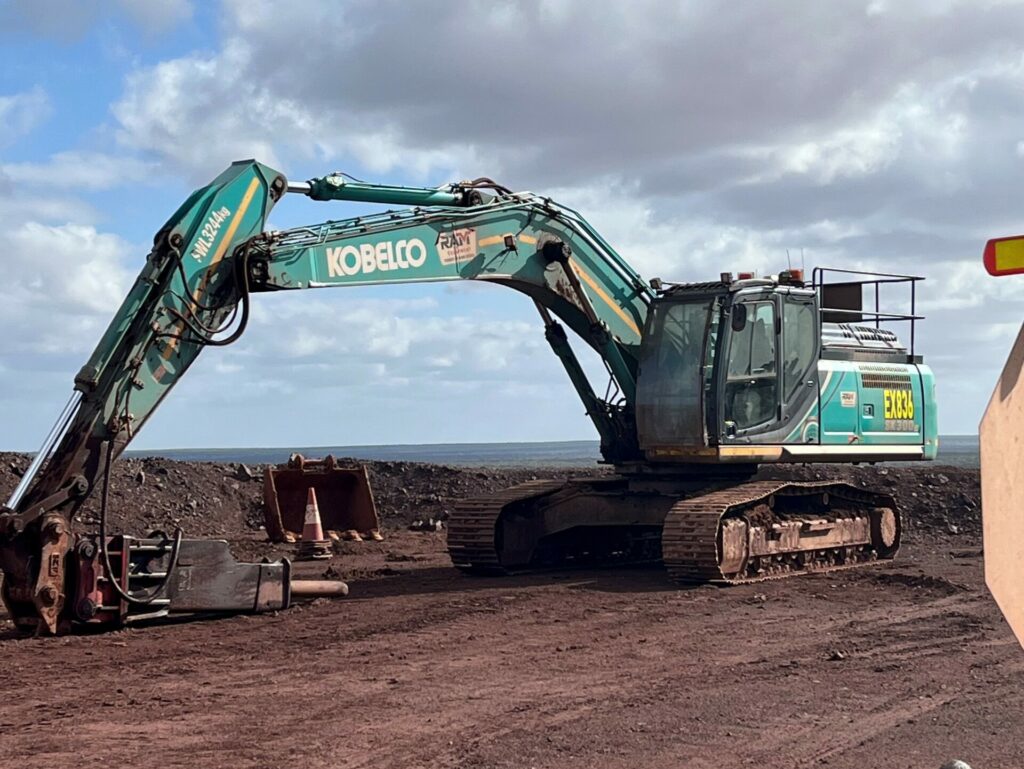 Kobelco 30 Tonne Excavator - RAM Equipment